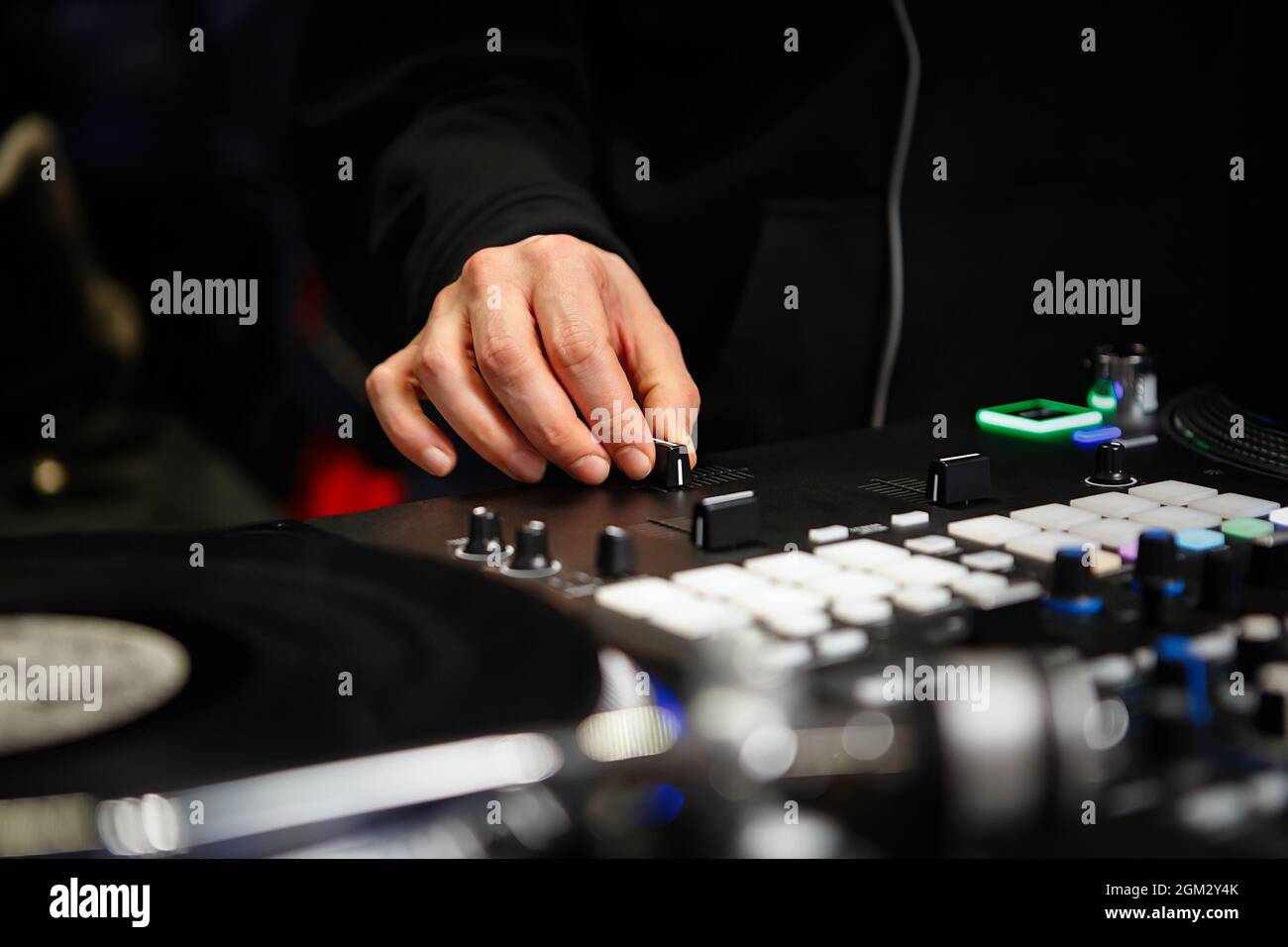 Cross fader hi-res stock photography and images - Alamy