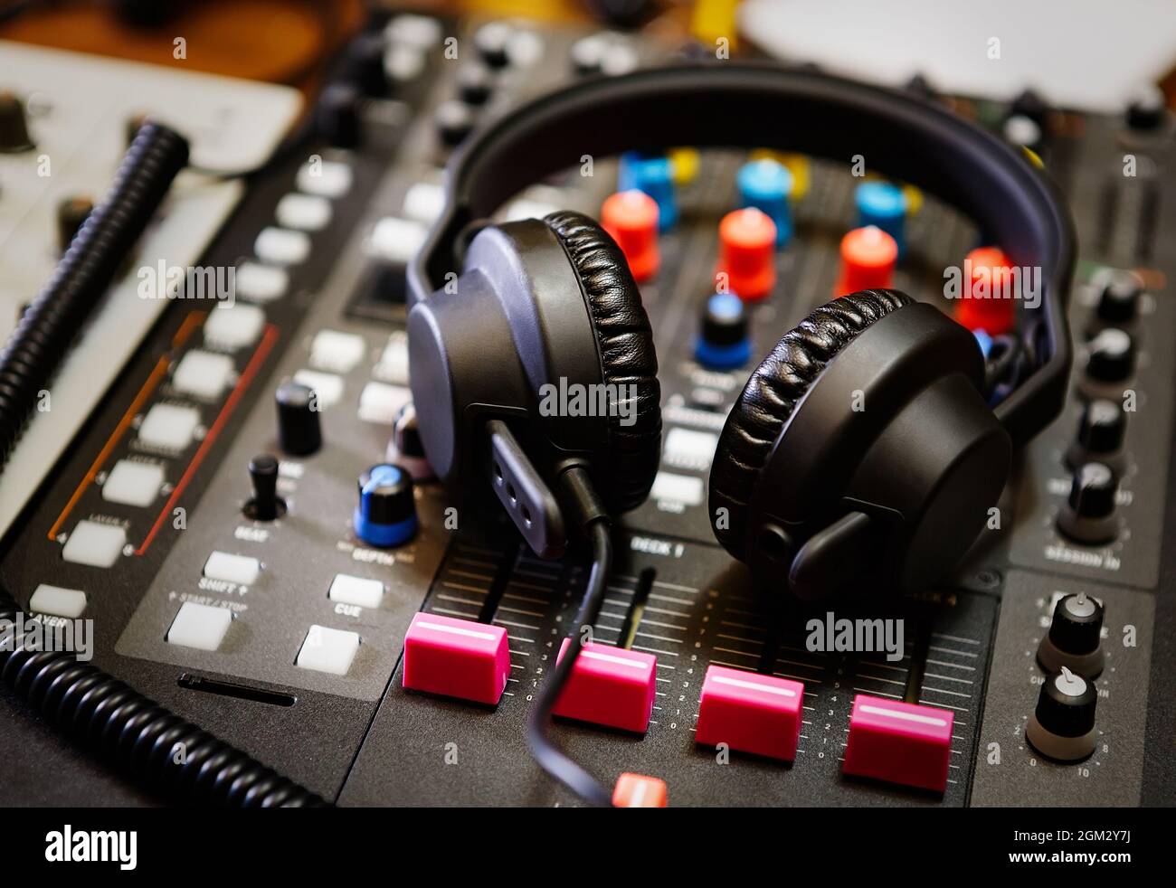 Headphone stock image hi-res stock photography and images - Alamy