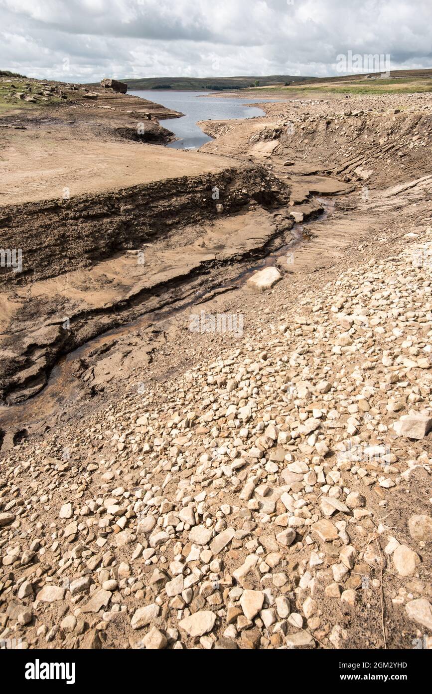Falling water levels at grimwith hi-res stock photography and images ...