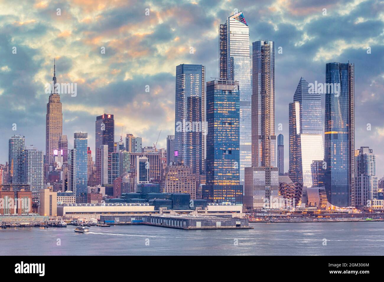 NYC Hudson Yards - The NYC skyline, as well as the Chelsea and Hudson ...