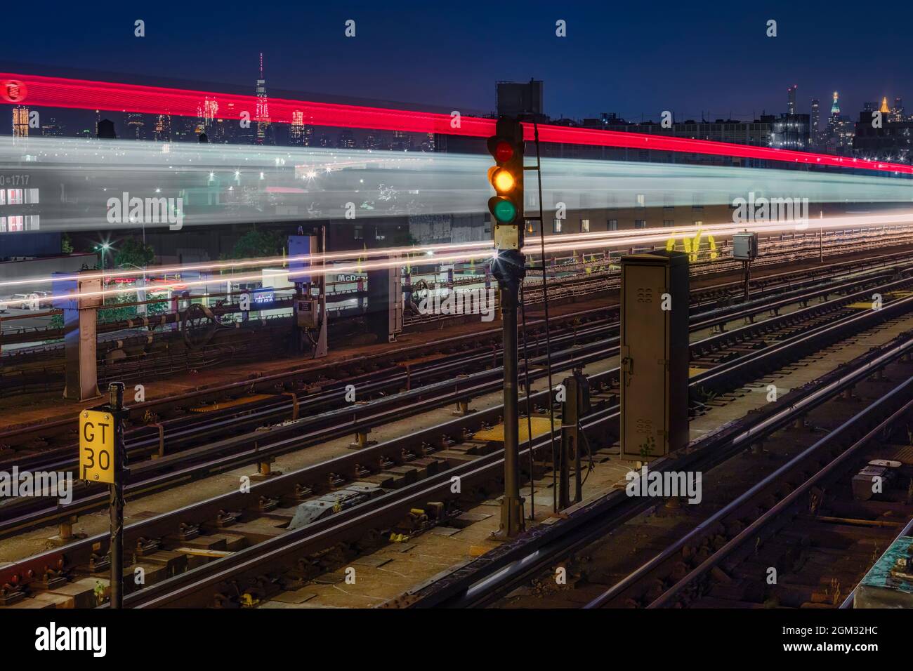 Flushing 7 Train and NYC Skyline - Long exposure of the Flushing ...