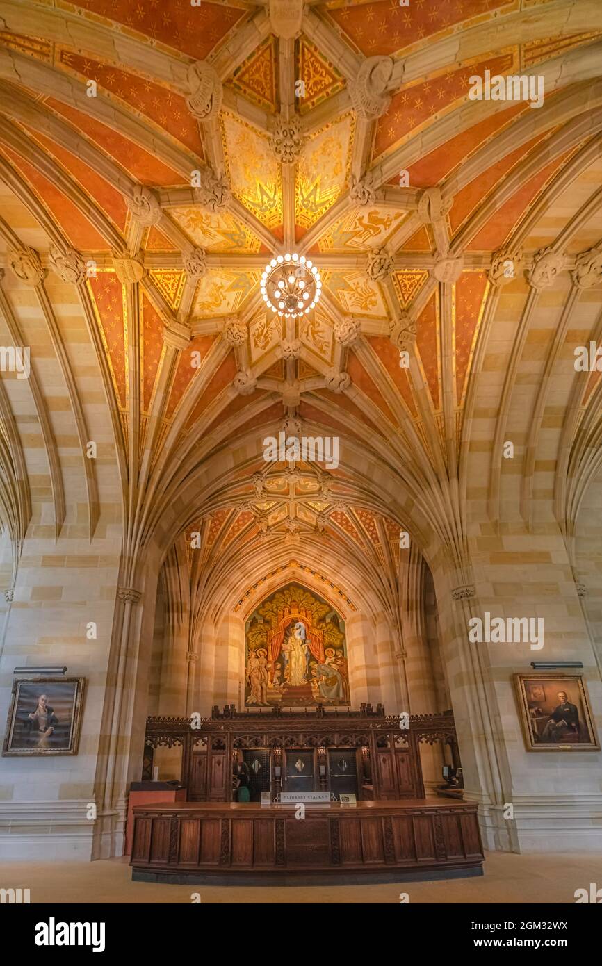 Yale University Sterling Memorial Library - Interior view of Collegiate ...