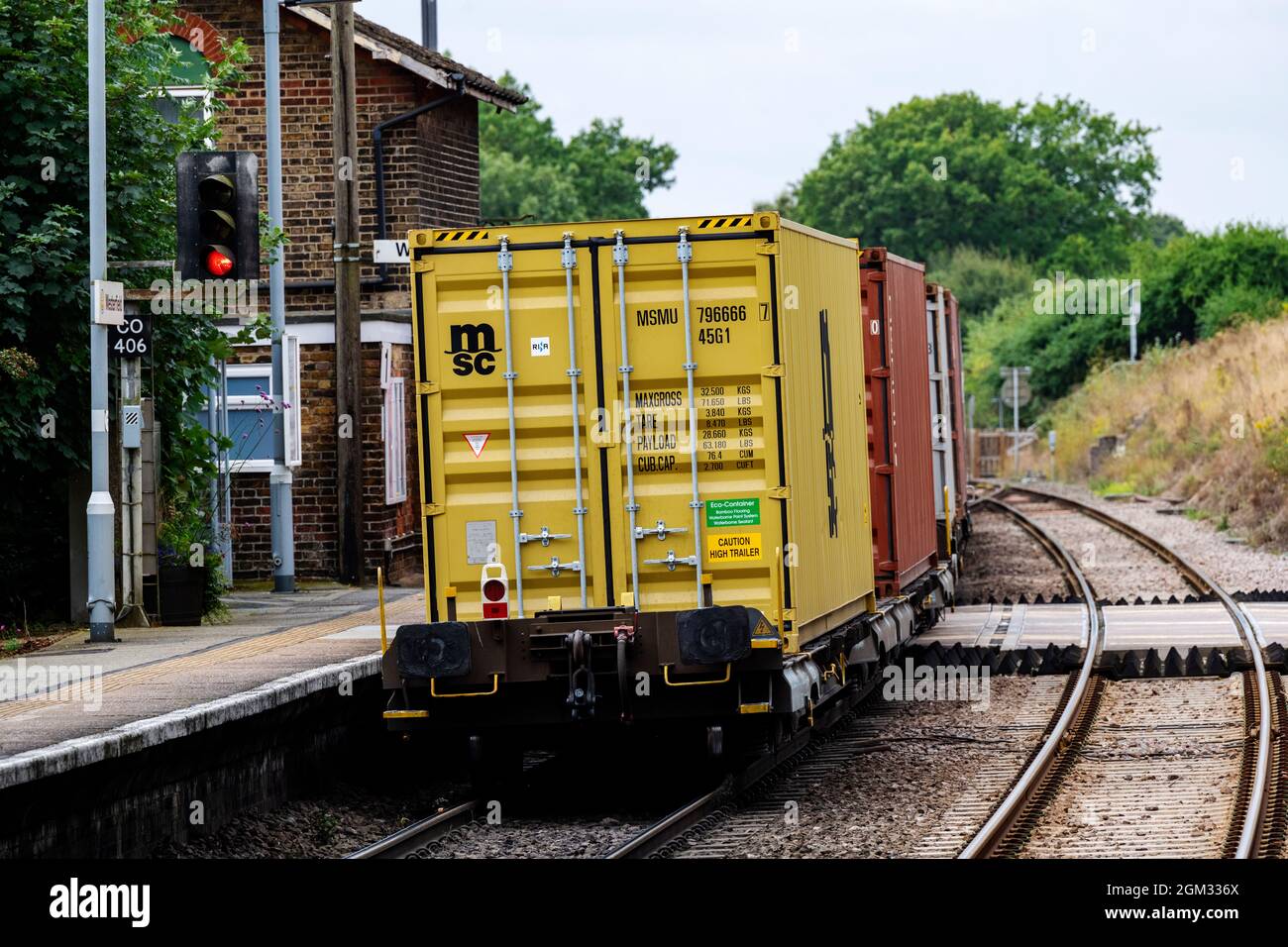 Flatbed railroad wagons hi-res stock photography and images - Alamy