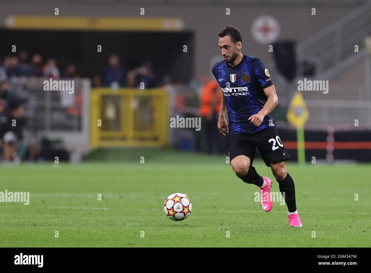 Hakan Calhanoglu of FC Internazionale in action during the UEFA ...