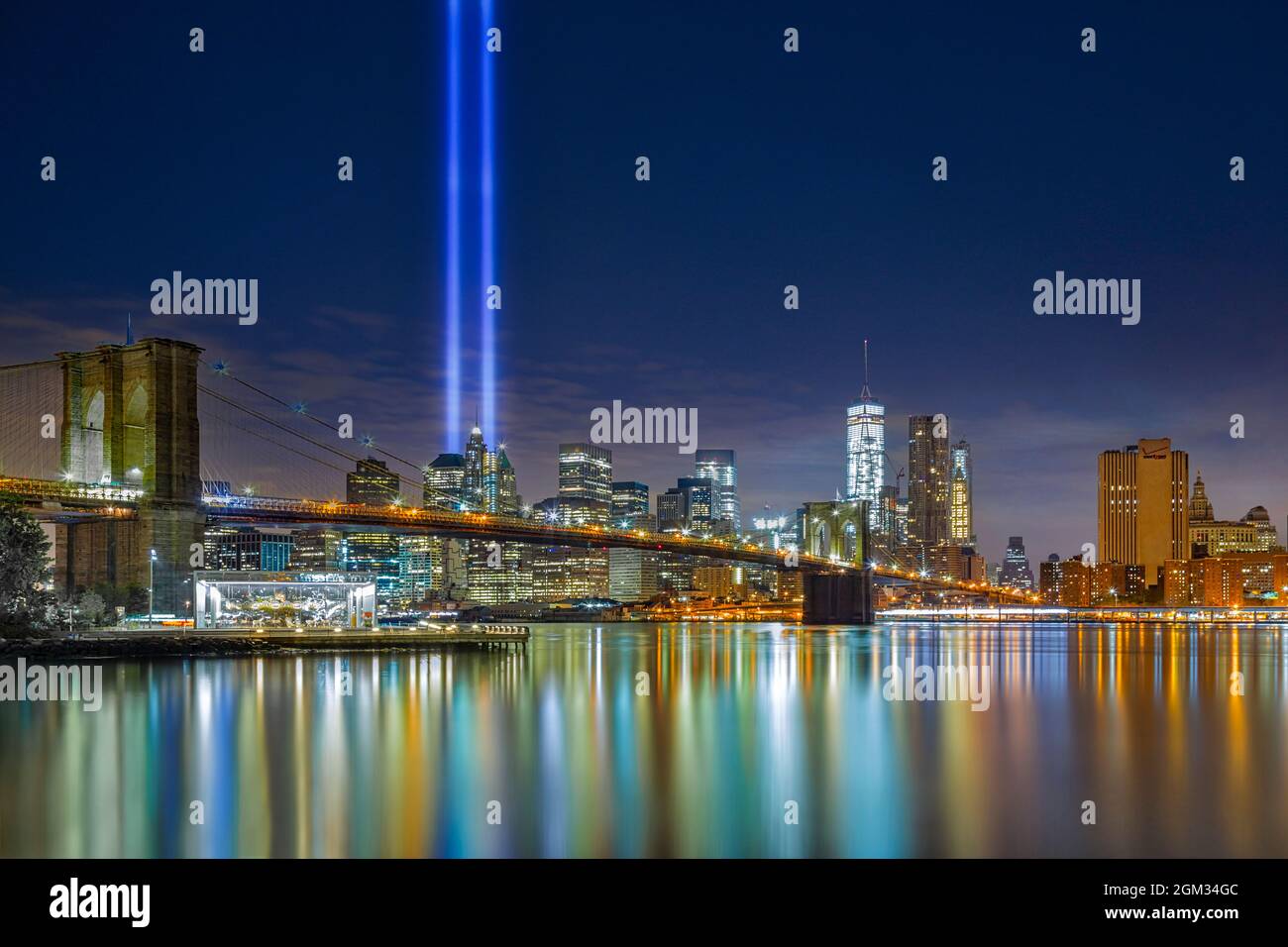 Brooklyn Bridge 911 Tribute NYC - The Brooklyn Bridge, and the lower ...
