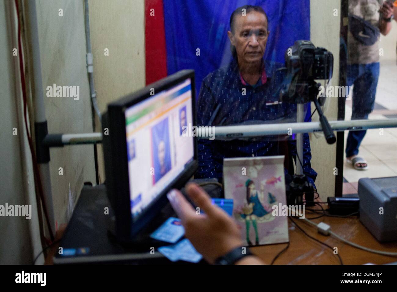 Indonesian transgender hi-res stock photography and images - Alamy