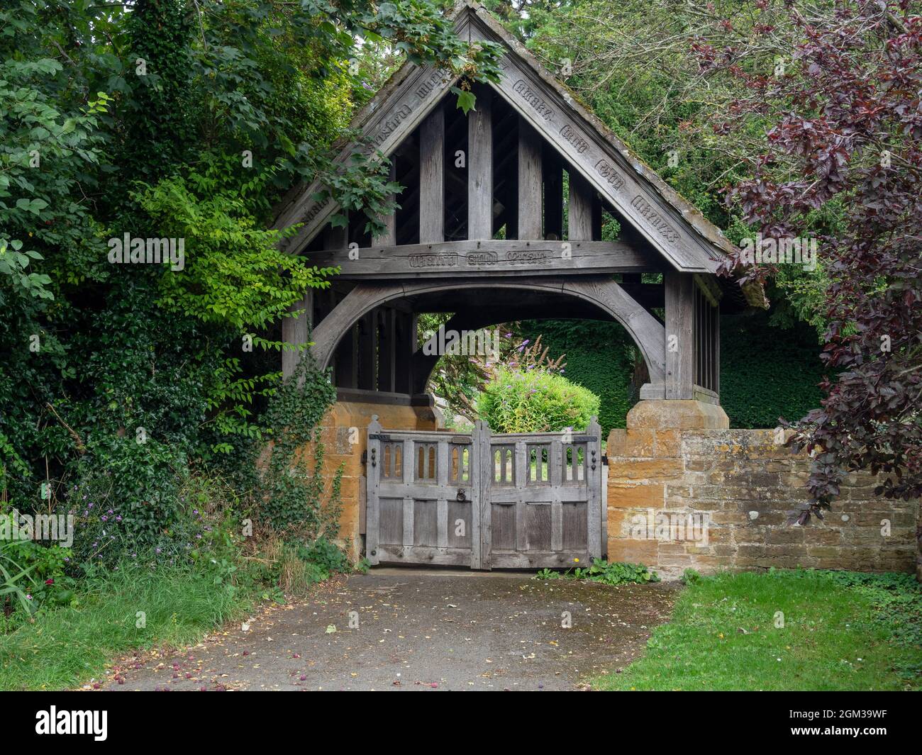 Derelict church uk hi-res stock photography and images - Alamy