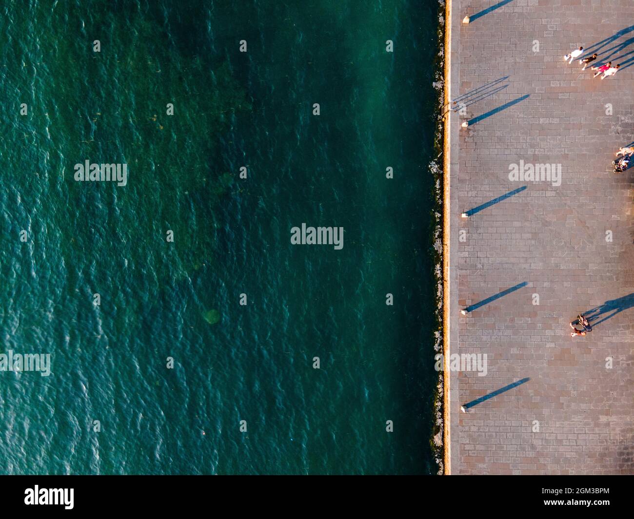 Aerial top down long pier hi-res stock photography and images - Alamy