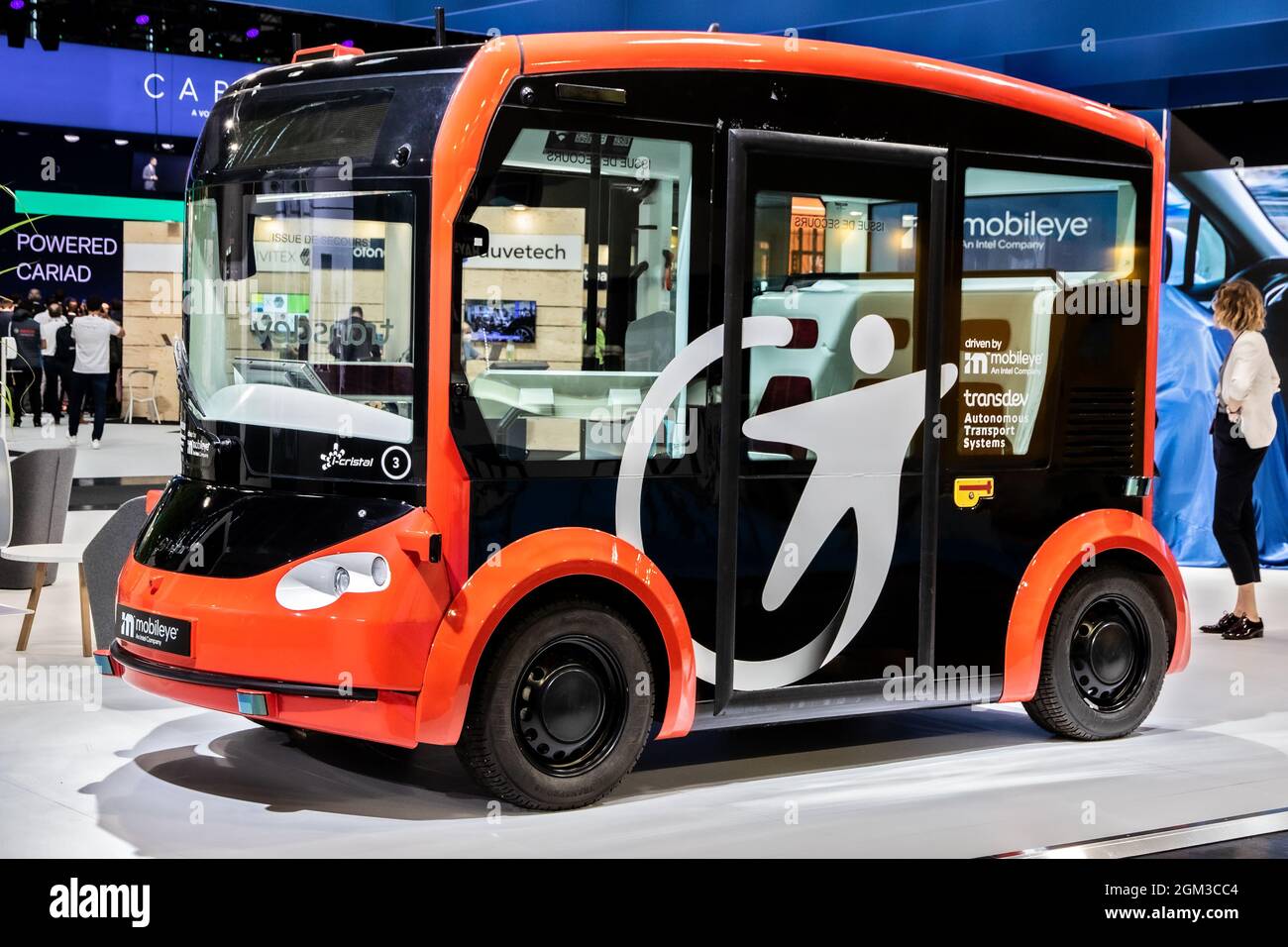 Transdev Mobileye autonomous driving shuttle bus showcased at the IAA ...