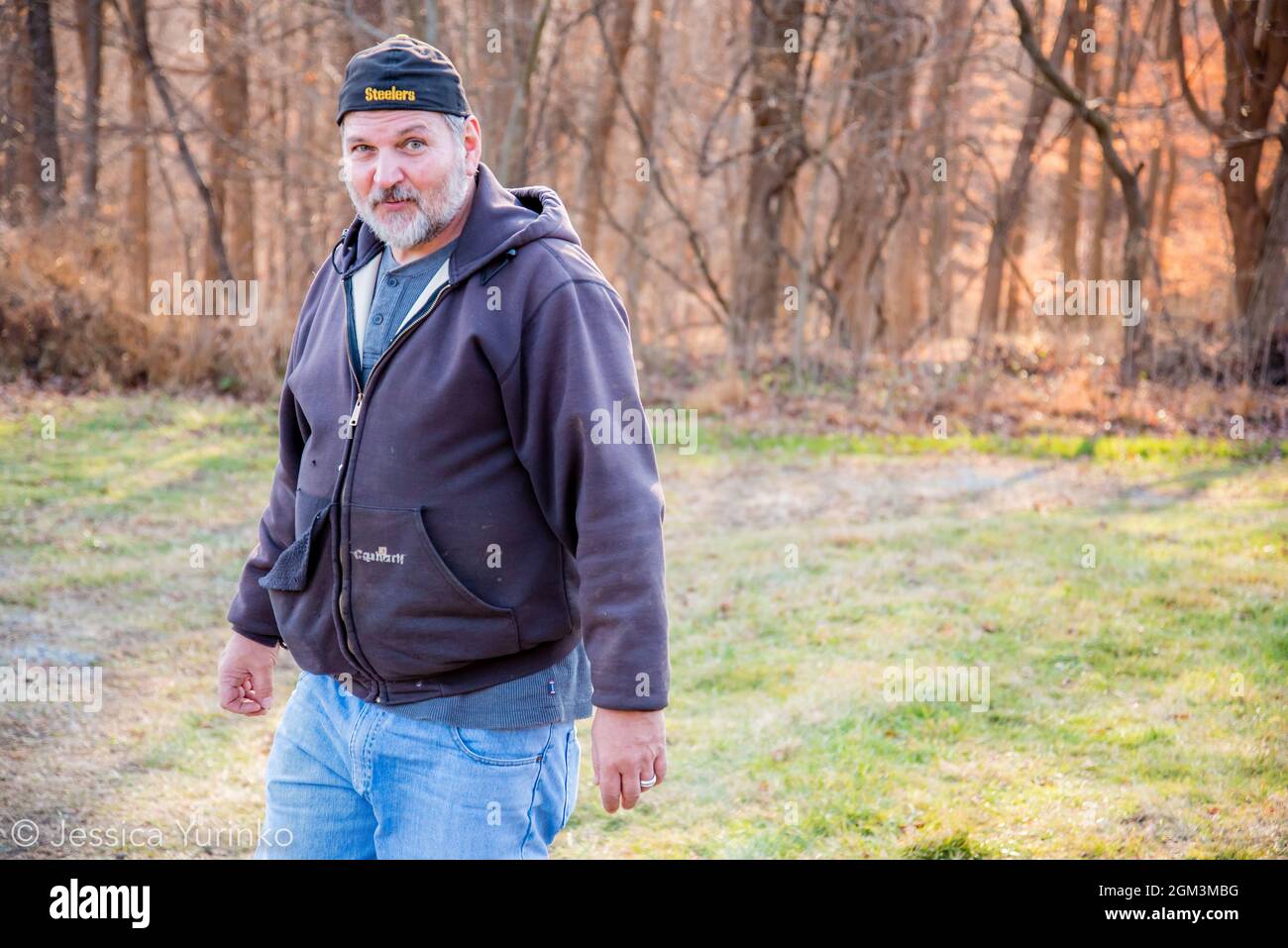 Christmas tree tradition holiday tree chop hunt Stock Photo - Alamy