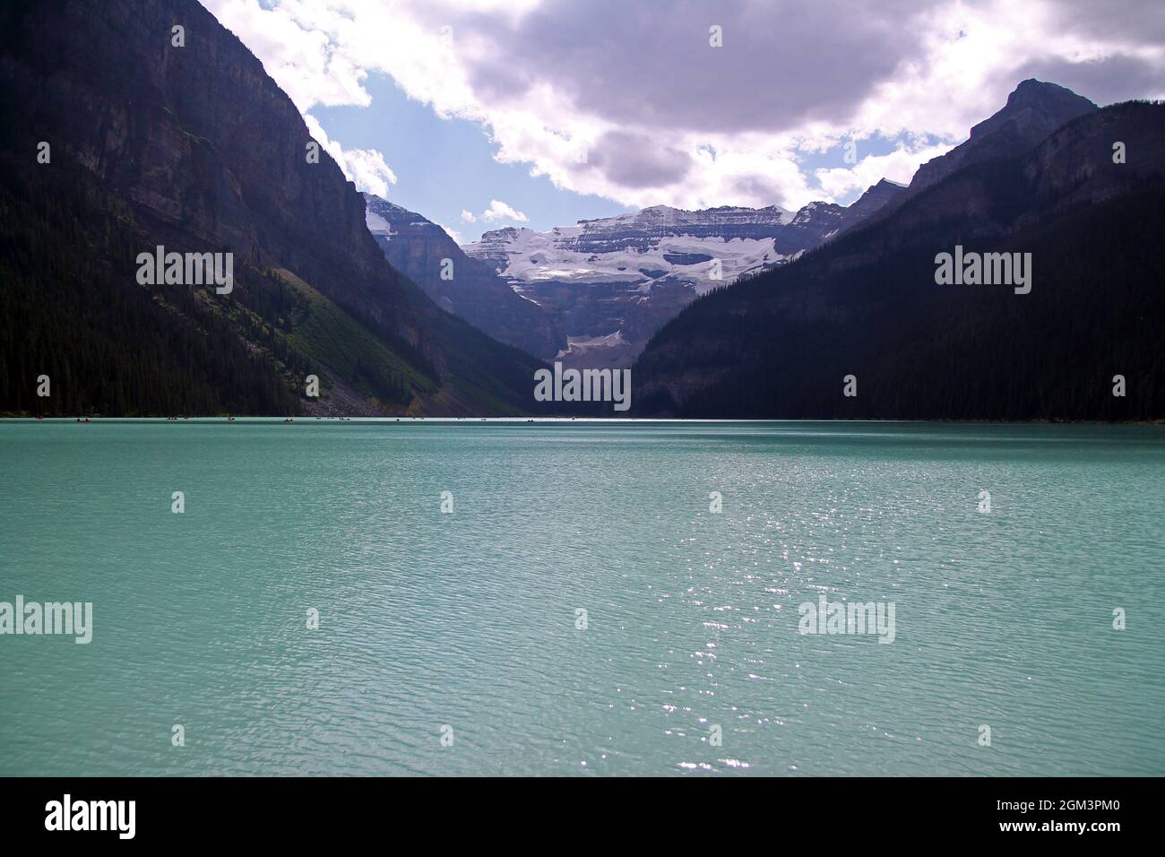 The turquoise water of the spectacular Lake Louise in Banff National ...