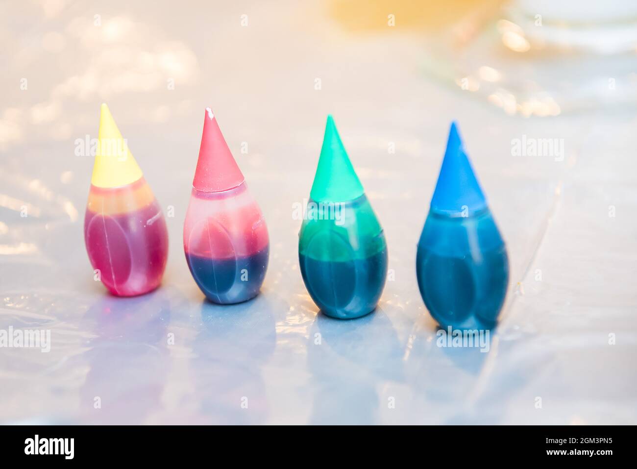 School aged kids doing a science experiement together Stock Photo - Alamy