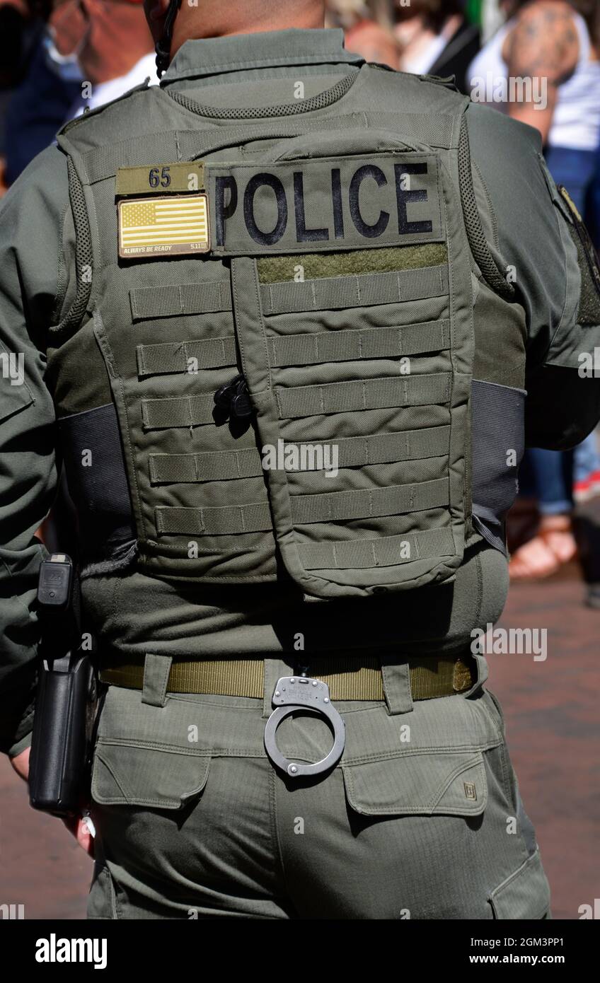 Members of the Santa Fe, New Mexico, Police Department's SWAT team on ...