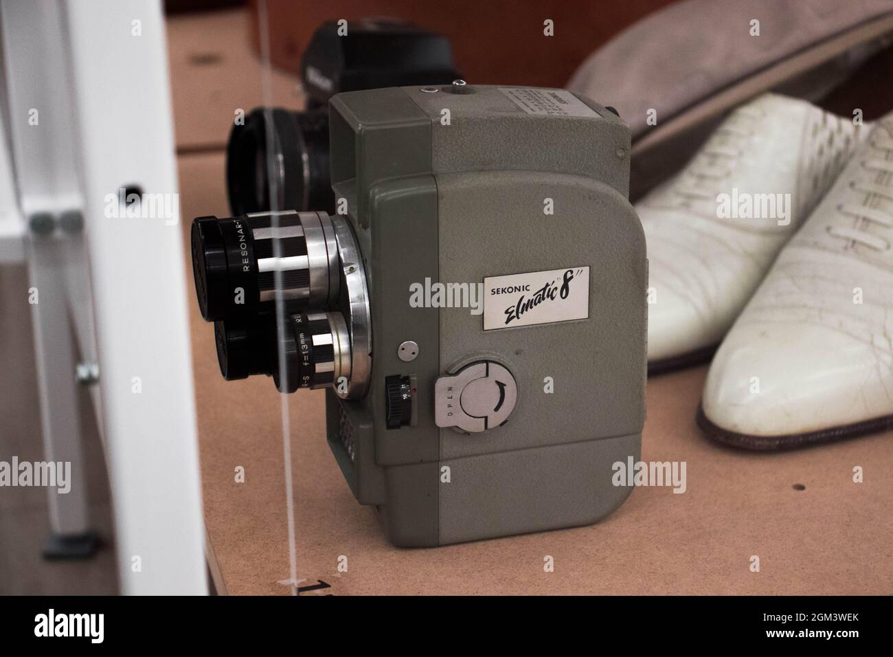 Old vintage camera in a museum that belonged to Tito Stock Photo - Alamy