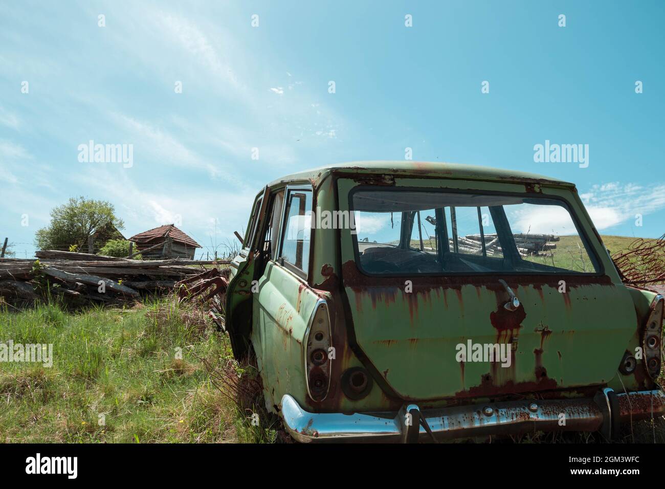 Old green car hi-res stock photography and images - Alamy