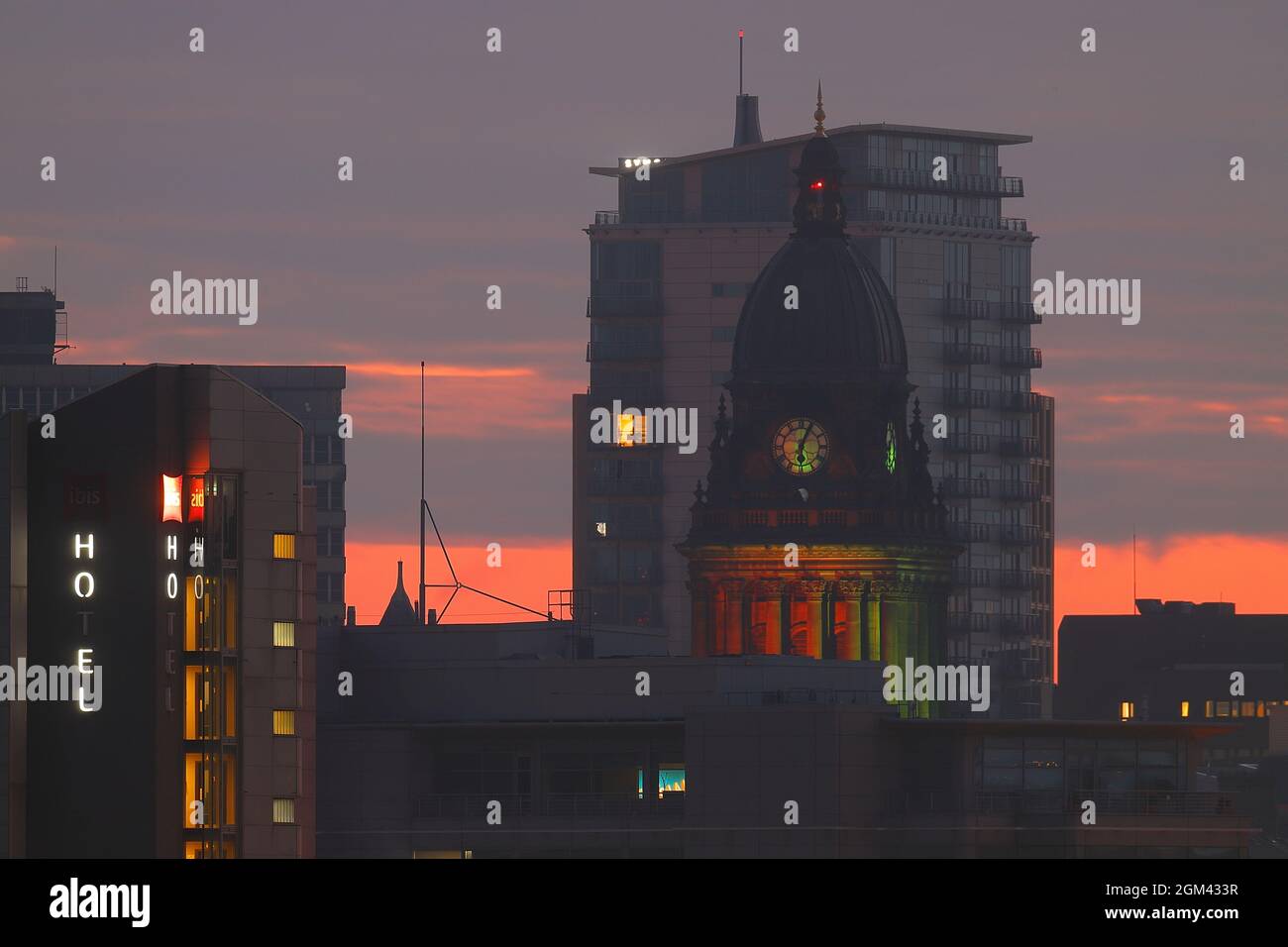 Leeds Town Hall & K2 apartments at sunrise in Leeds Stock Photo - Alamy