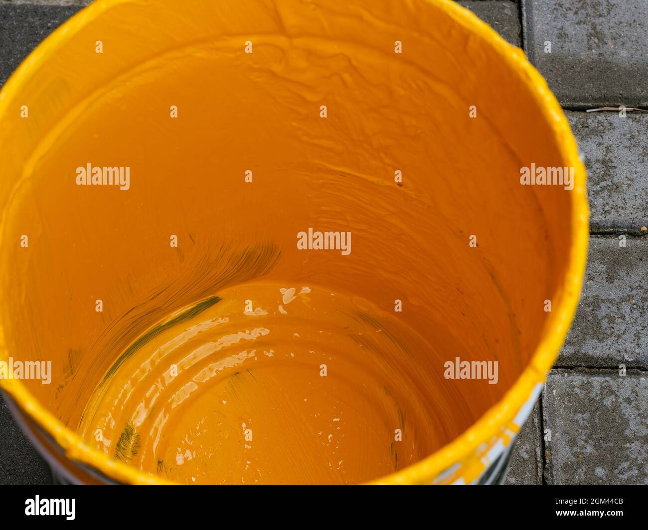 Empty bucket hi-res stock photography and images - Alamy