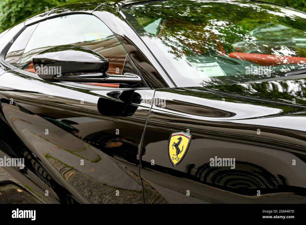 Side view of ferrari hi-res stock photography and images - Alamy