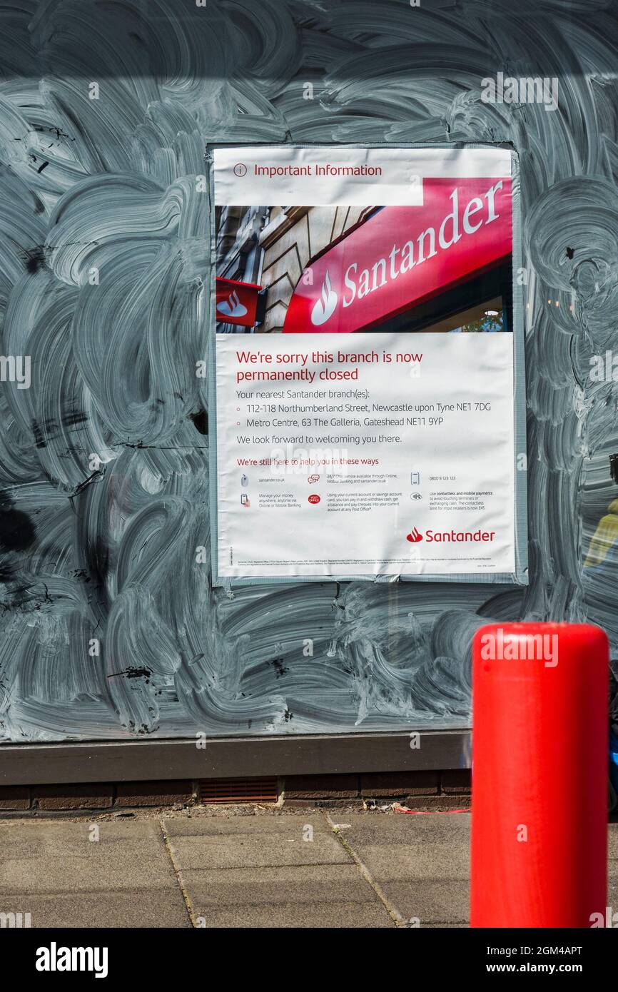 Closed santander bank branch hi-res stock photography and images - Alamy