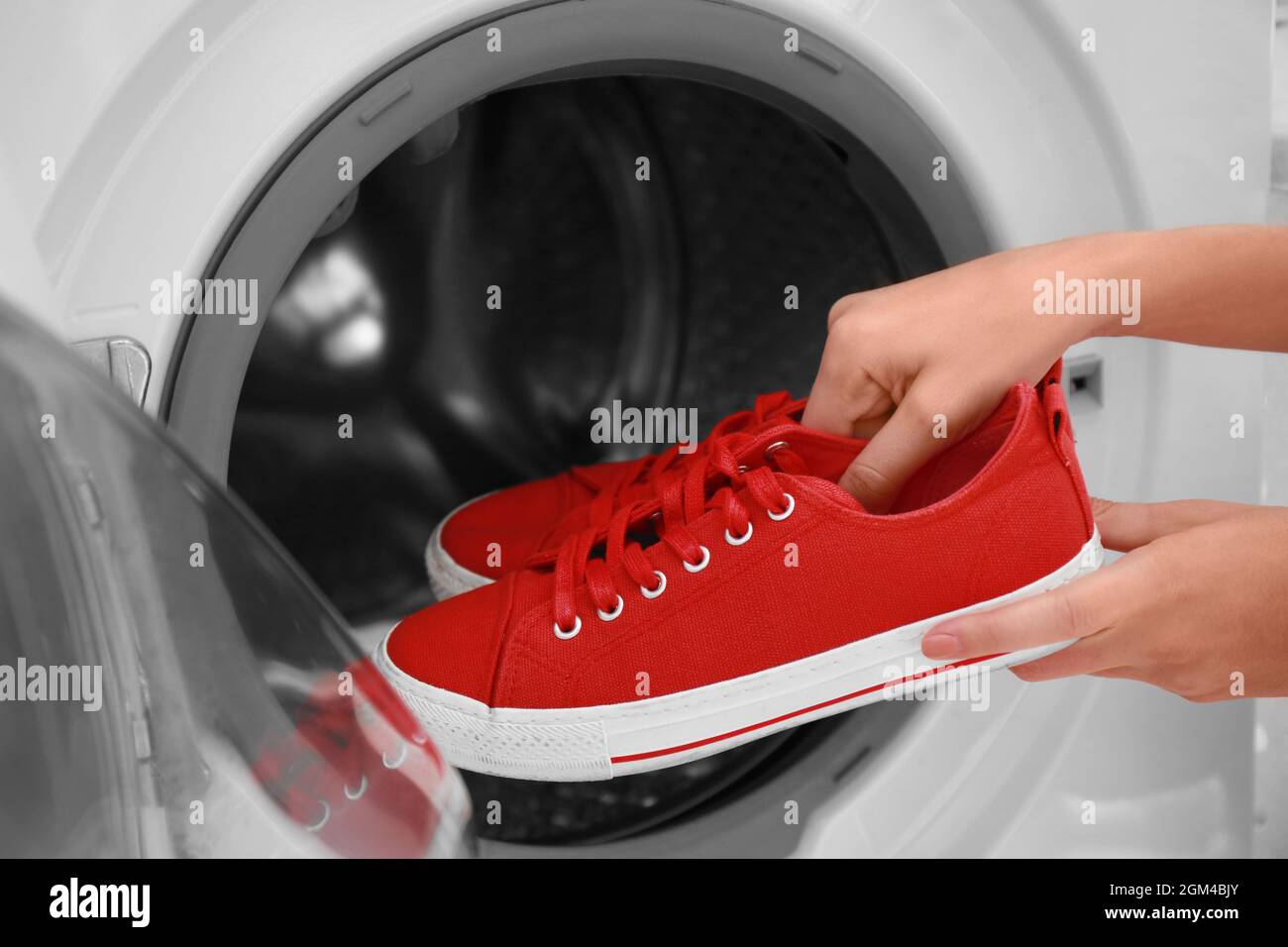 Sneakers washing machine hi-res stock photography and images - Alamy