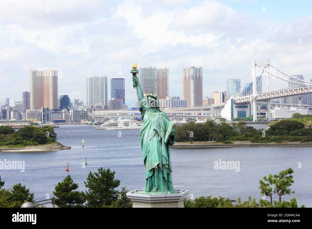 Statue of Liberty Odaiba Tokyo Japan Stock Photo - Alamy