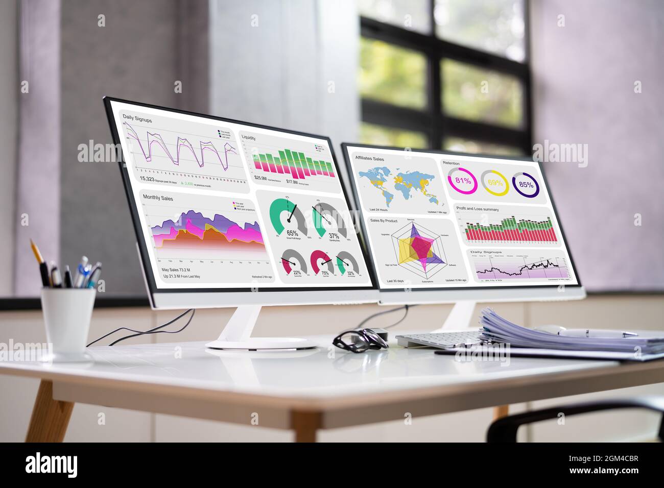 Desktop computer hi-res stock photography and images - Alamy