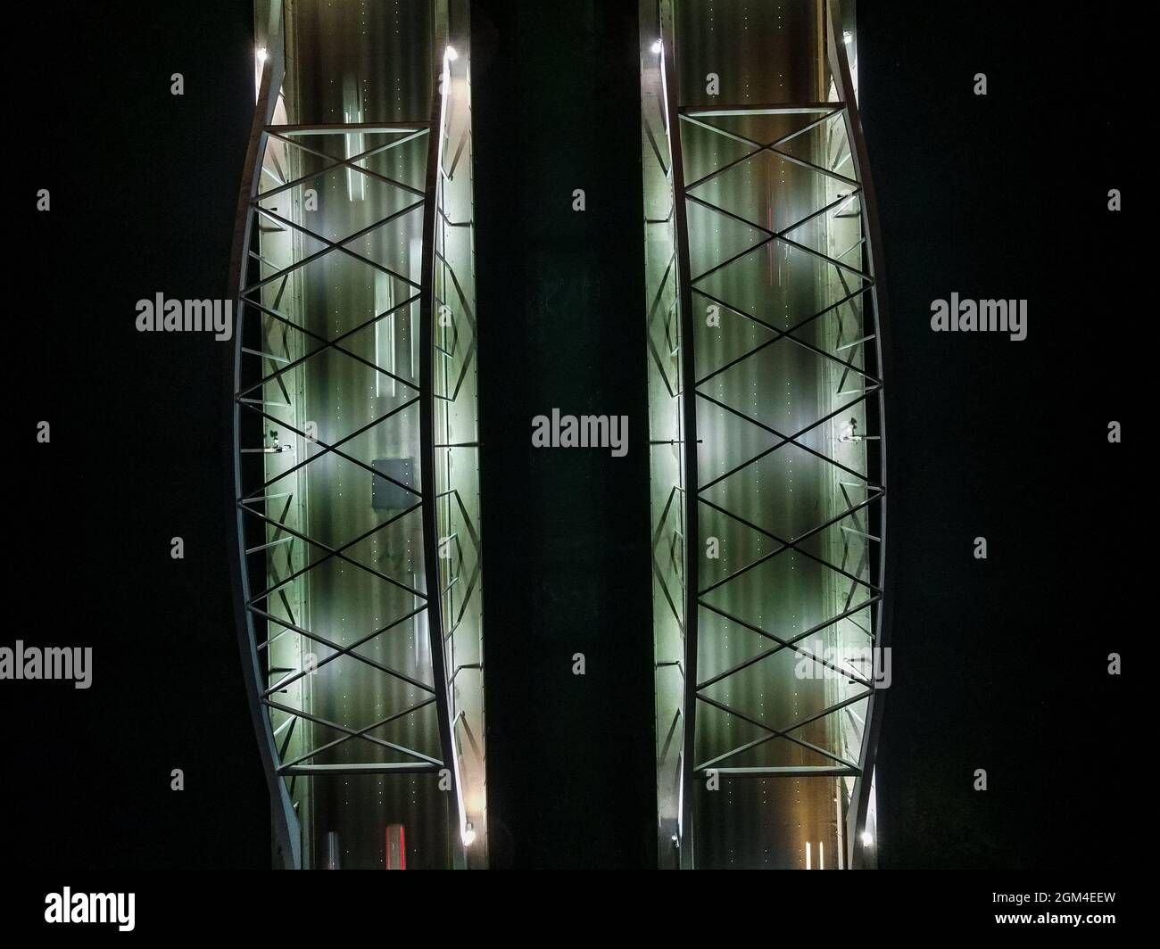 Two parallel bridges hi-res stock photography and images - Alamy