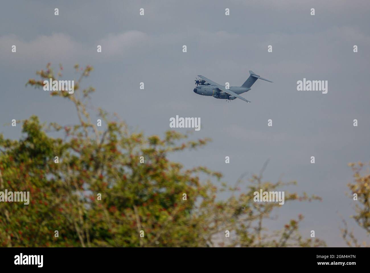Raf airbus a400m parachute hi-res stock photography and images - Alamy