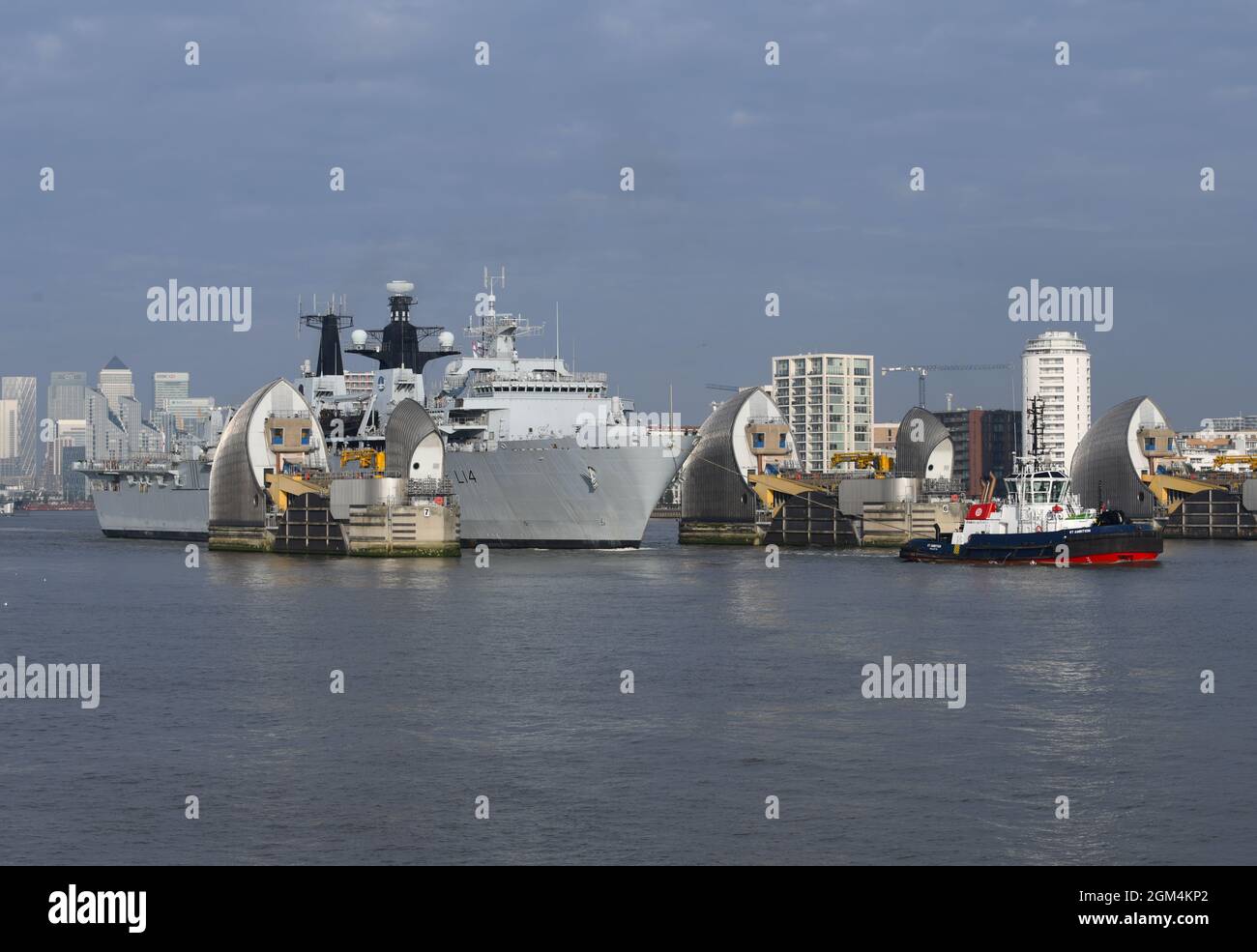 16/09/2021 Thames Barrier Woolwich UK HMS Albion is pictured crossing ...