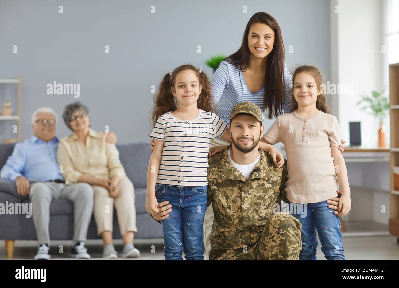 Soldier family hi-res stock photography and images - Alamy