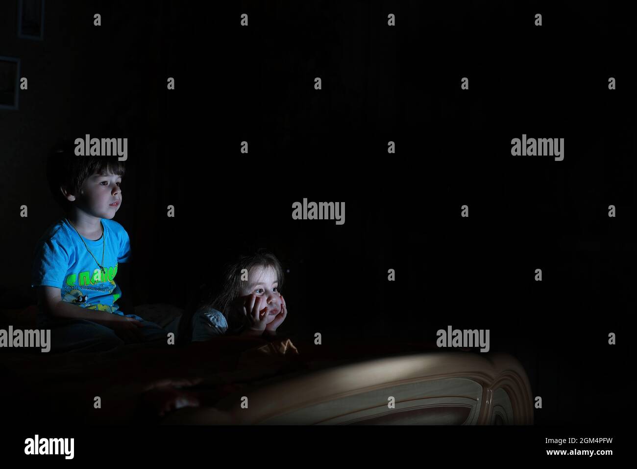 Children violence television hi-res stock photography and images - Alamy