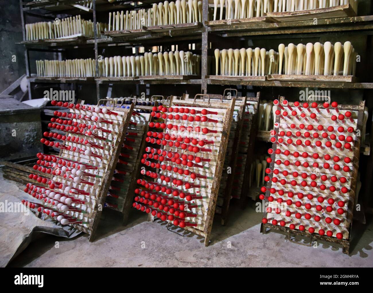 Balloon manufacture hi-res stock photography and images - Alamy