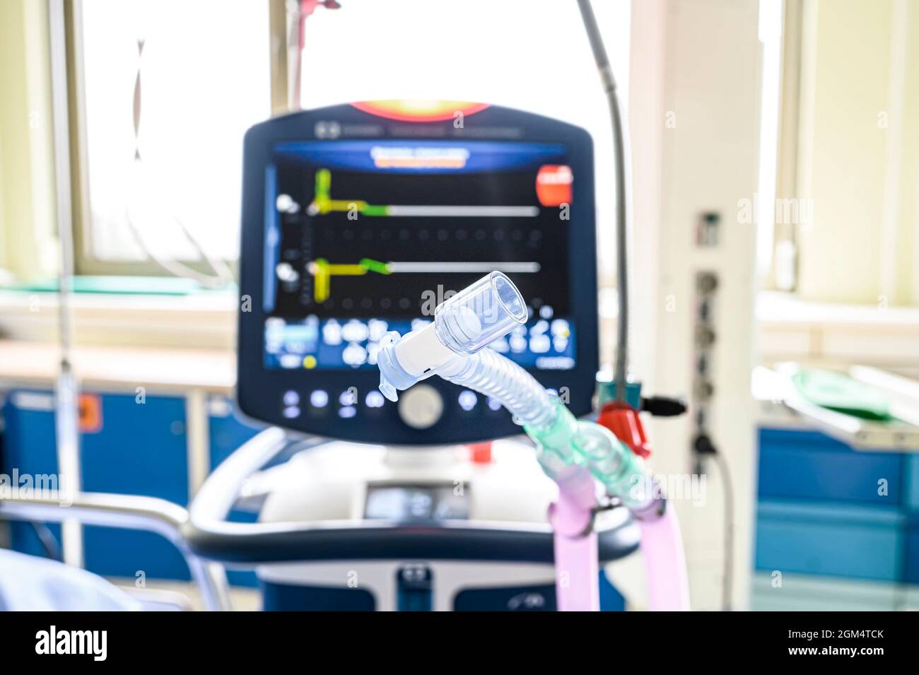 Intensive care unit monitoring system Stock Photo - Alamy