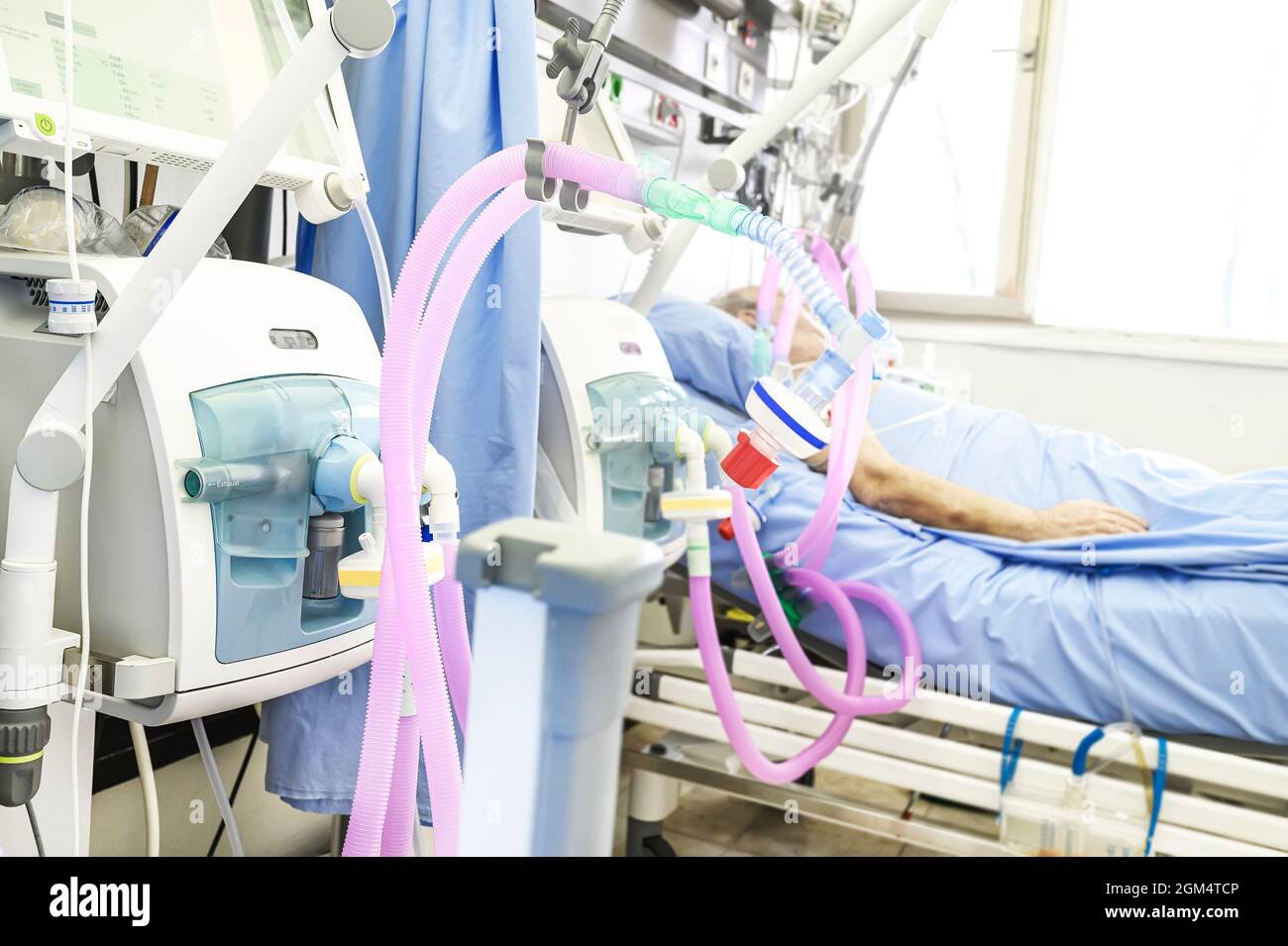 Respiratory support for intensive care unit patient Stock Photo - Alamy