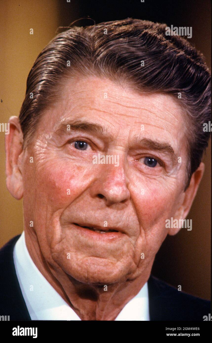 24 february 1988 hi-res stock photography and images - Alamy