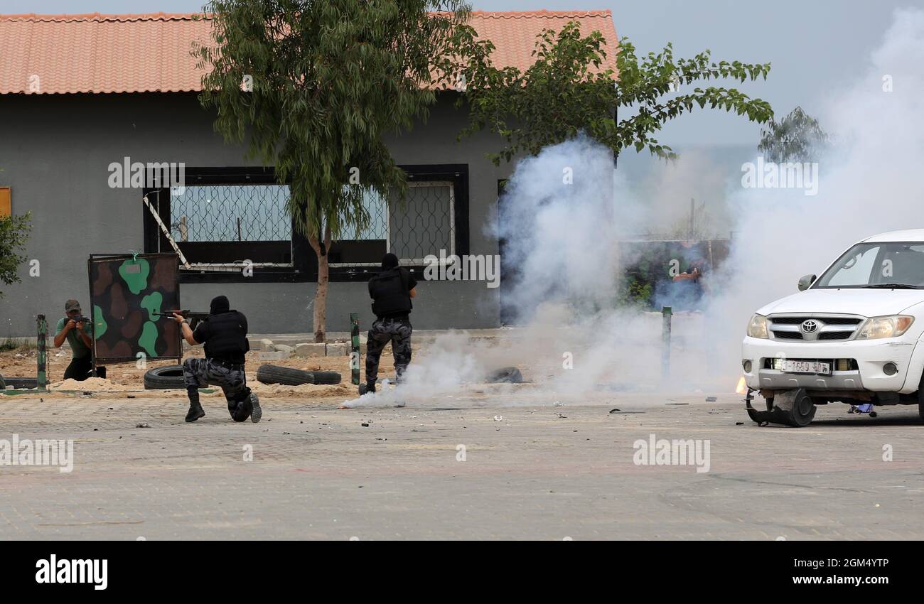 Gaza, Palestine. 16th Sep, 2021. Palestinian officers from the special ...