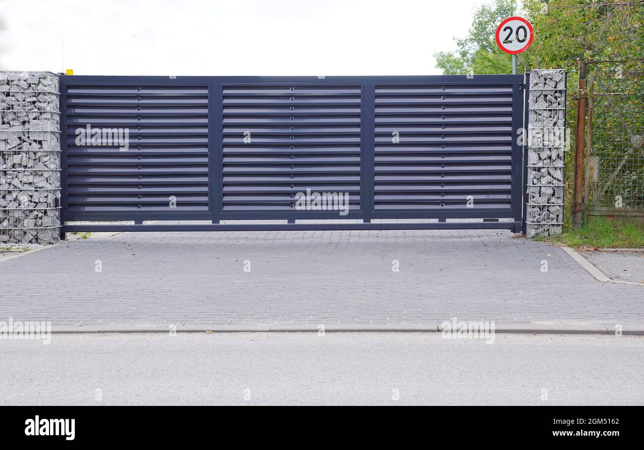 Gabion walls hi-res stock photography and images - Alamy