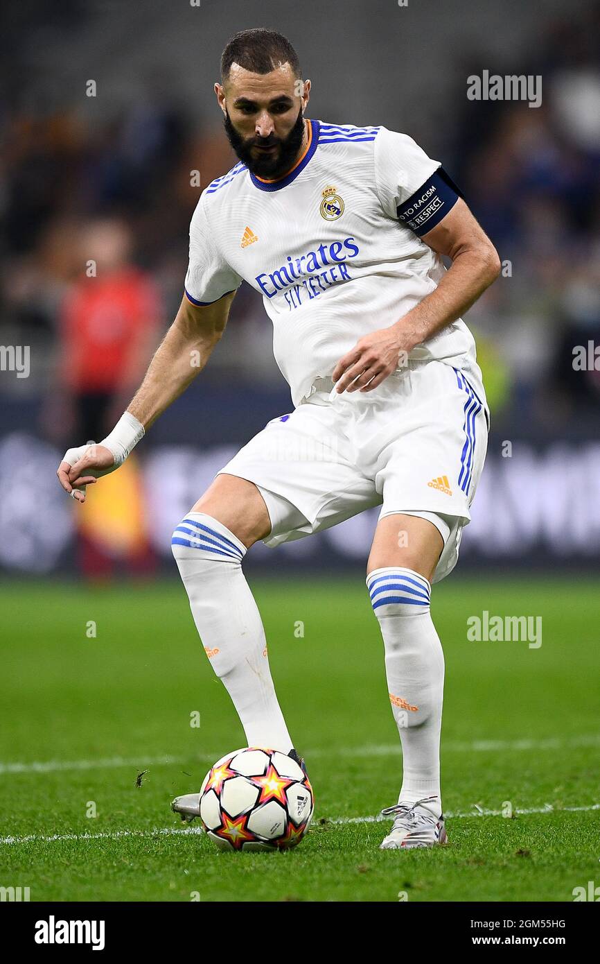 Karim benzema champions league ball hi-res stock photography and images ...