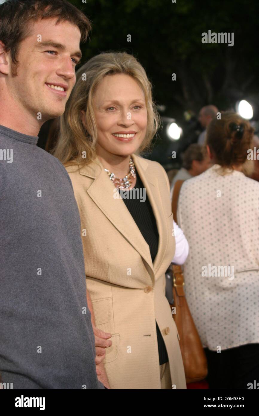 Faye dunaway son liam hi-res stock photography and images - Alamy