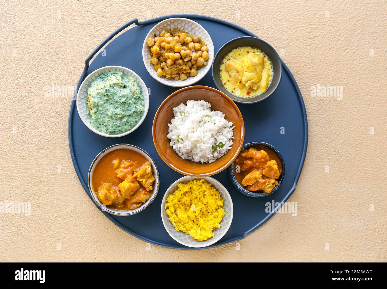 Indian food cooking butter palak paneer hi-res stock photography and ...