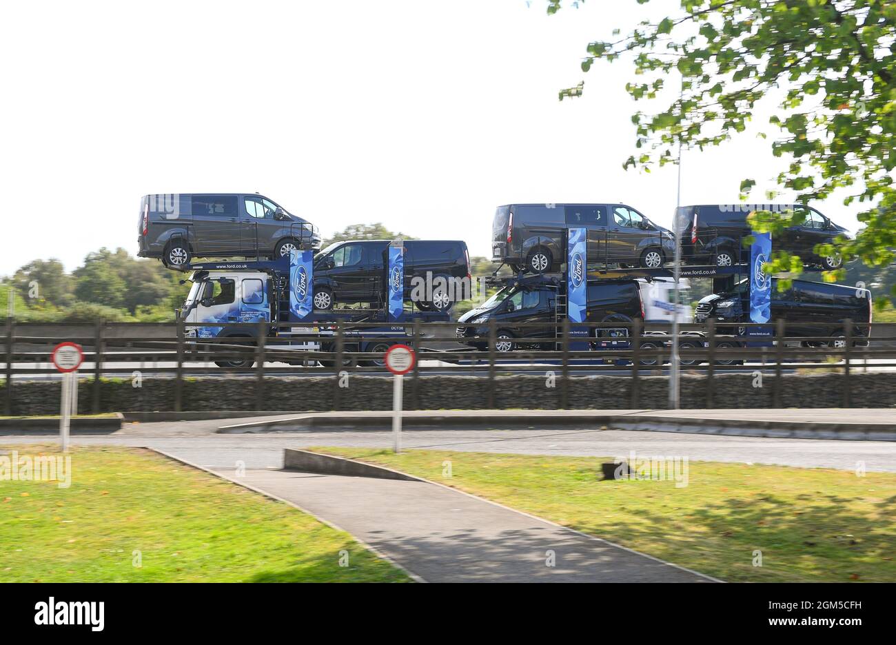 Lorry transporter hi-res stock photography and images - Alamy