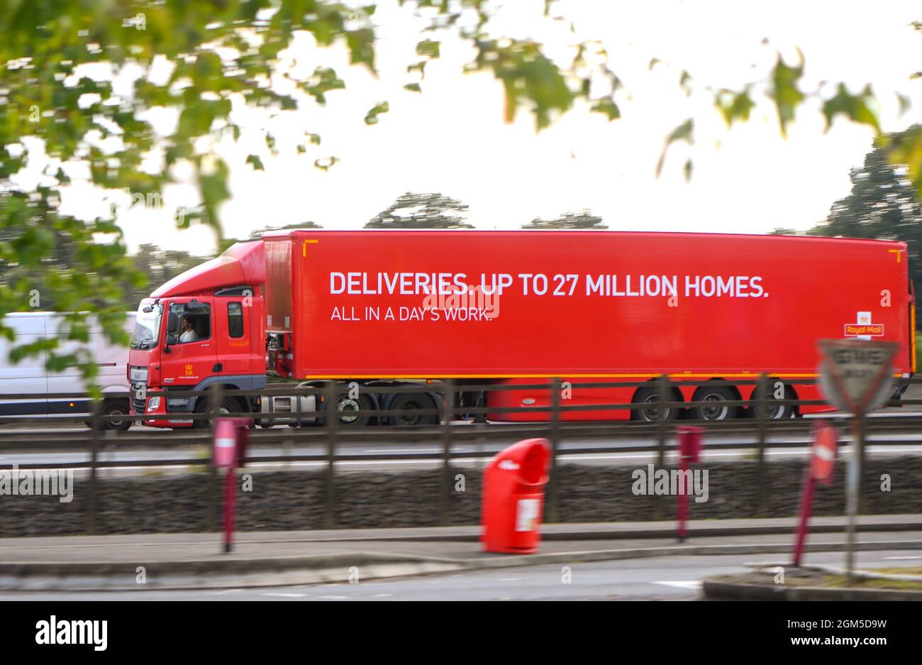 Royal Mail Lorry High Resolution Stock Photography and Images - Alamy