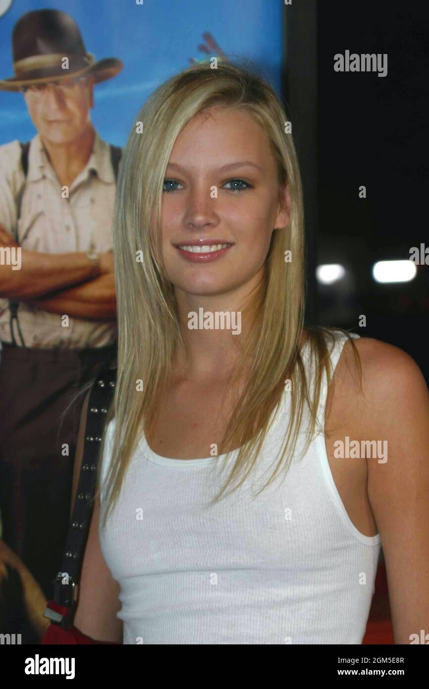 Sarah Butcher 9/18/03 Secondhand Lions at Mann National Theatre ...