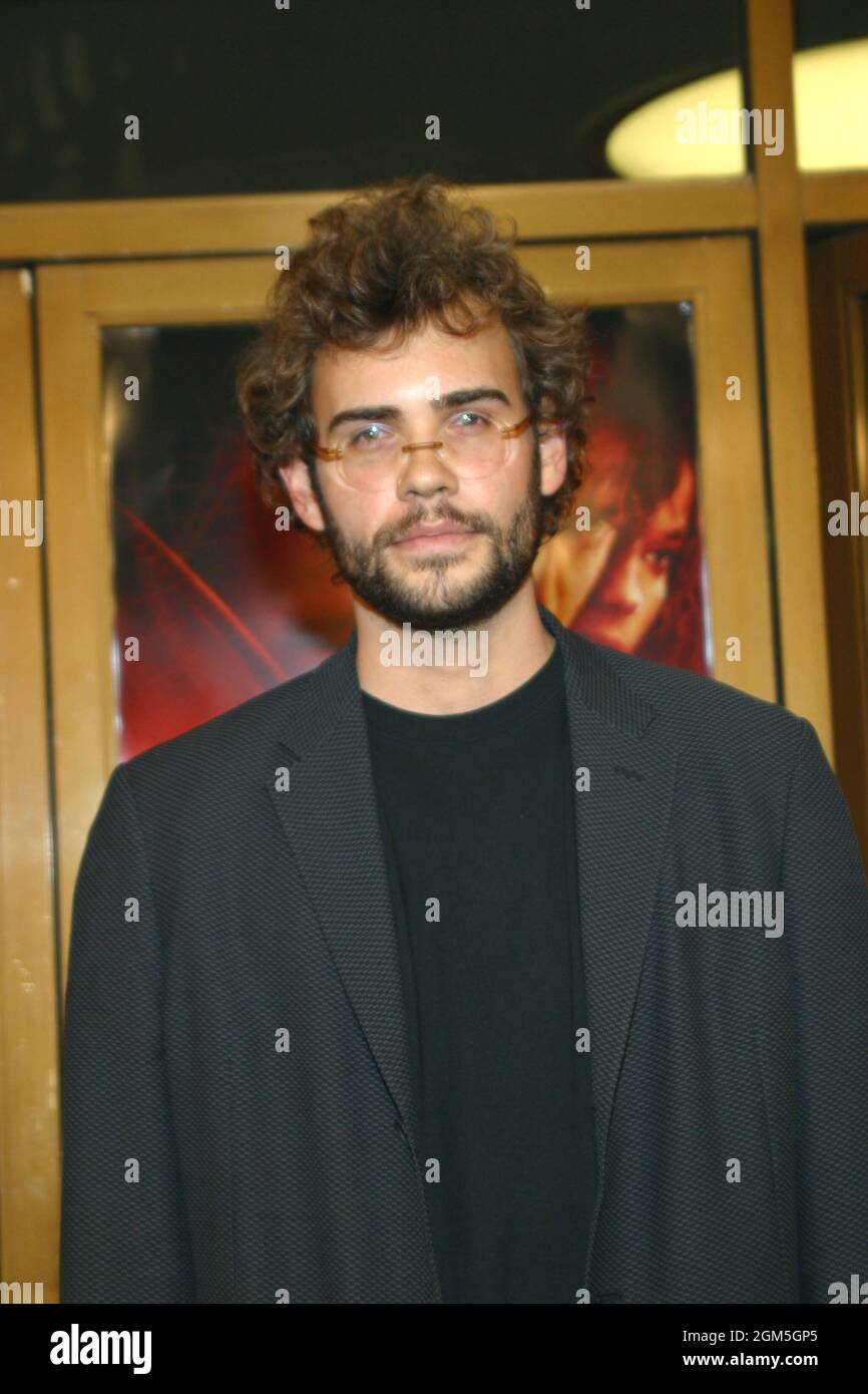 Rossif Sutherland 11/19/03 TIMELINE at Mann National Theatre, Westwood ...