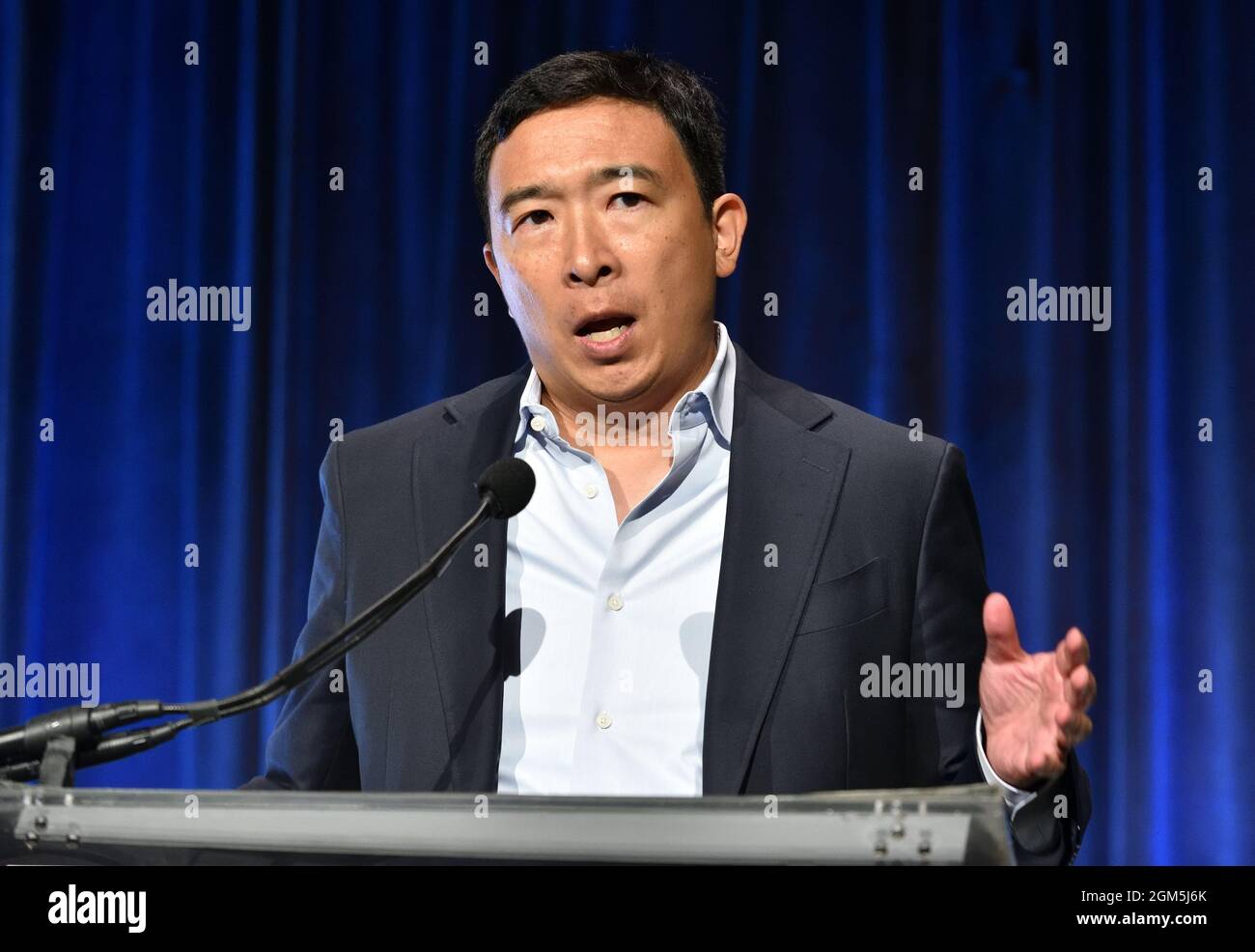 Andrew Yang speaks at the Asian American Business Development Center ...