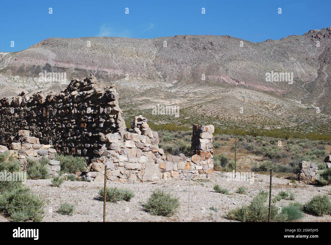 Rhyolite nevada abandoned rusty hi-res stock photography and images - Alamy