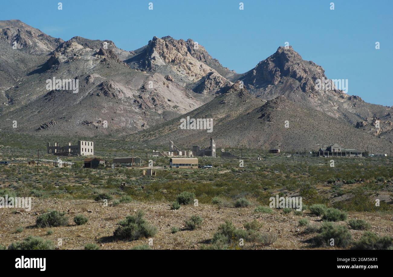 Ruins of the old gold mining town of Rhyolite, Nevada Stock Photo - Alamy