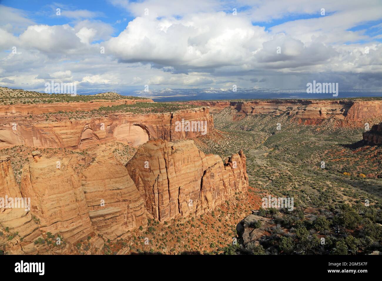 Valley over cliffs canyon hi-res stock photography and images - Alamy