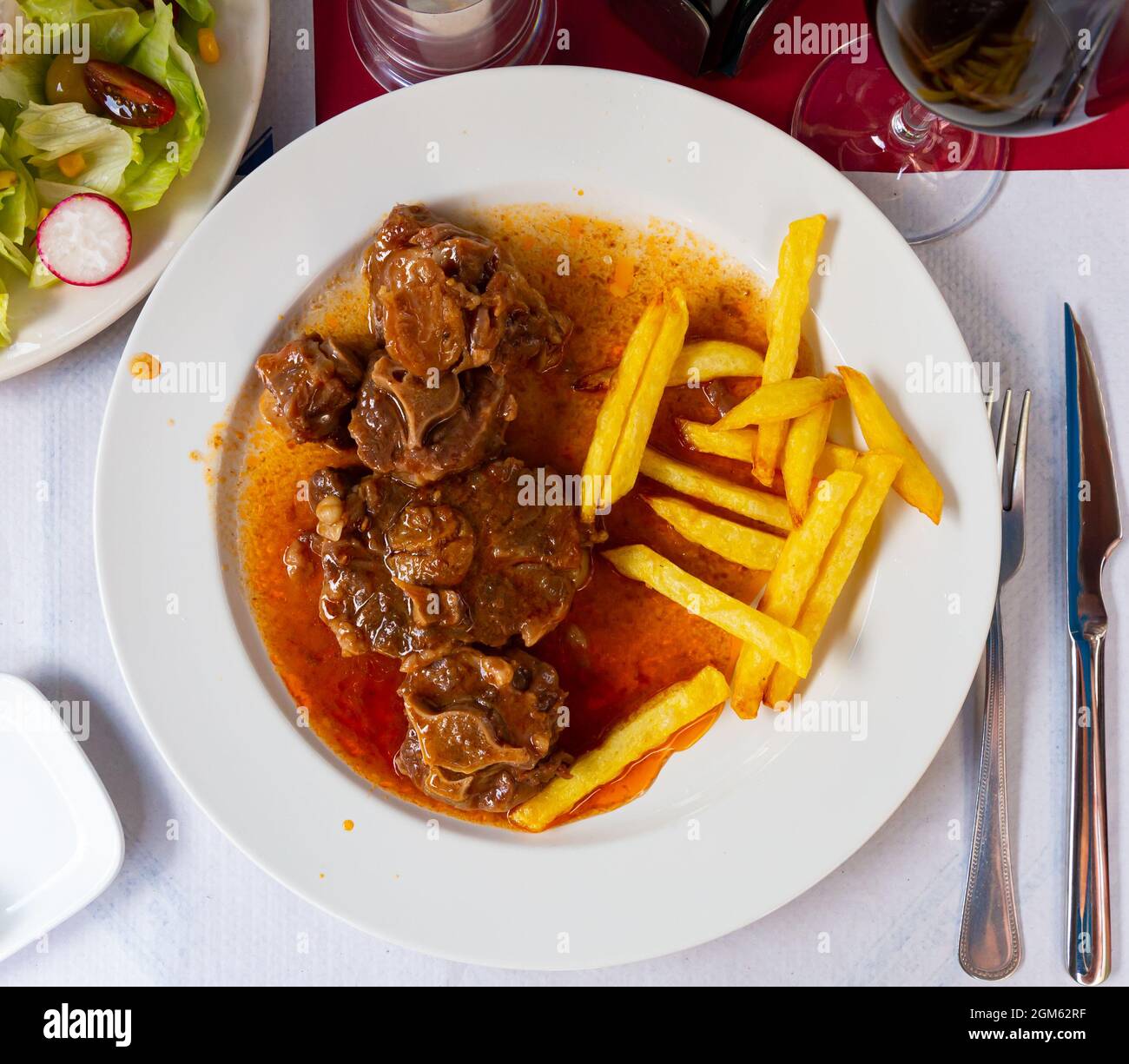 Rabo de toro oxtail stew hi-res stock photography and images - Alamy