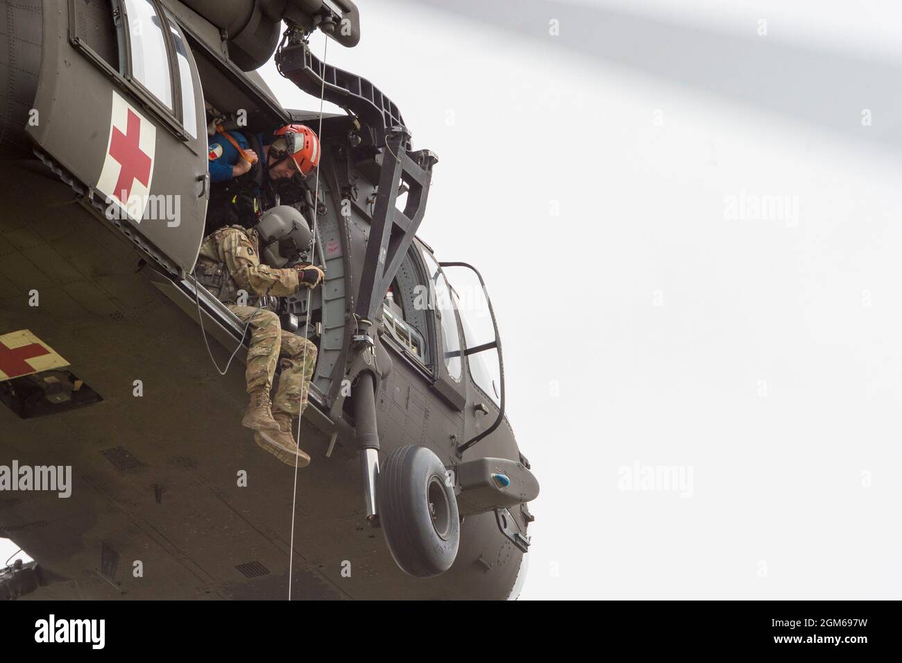 Texas Army National Guardsmen with the 2nd Battalion, 149th Aviation ...